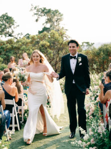 How Wedding Flowers Completely Transform Your Wedding Day - Carly Saber ...